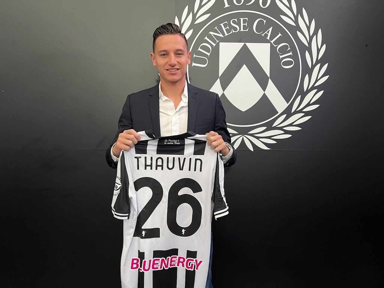 Presentan a Florian Thauvin con el Udinese de Italia