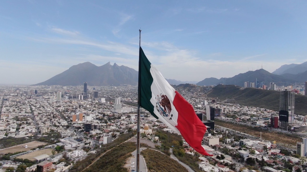 Día de la Bandera; fecha de orgullo por el lábaro patrio