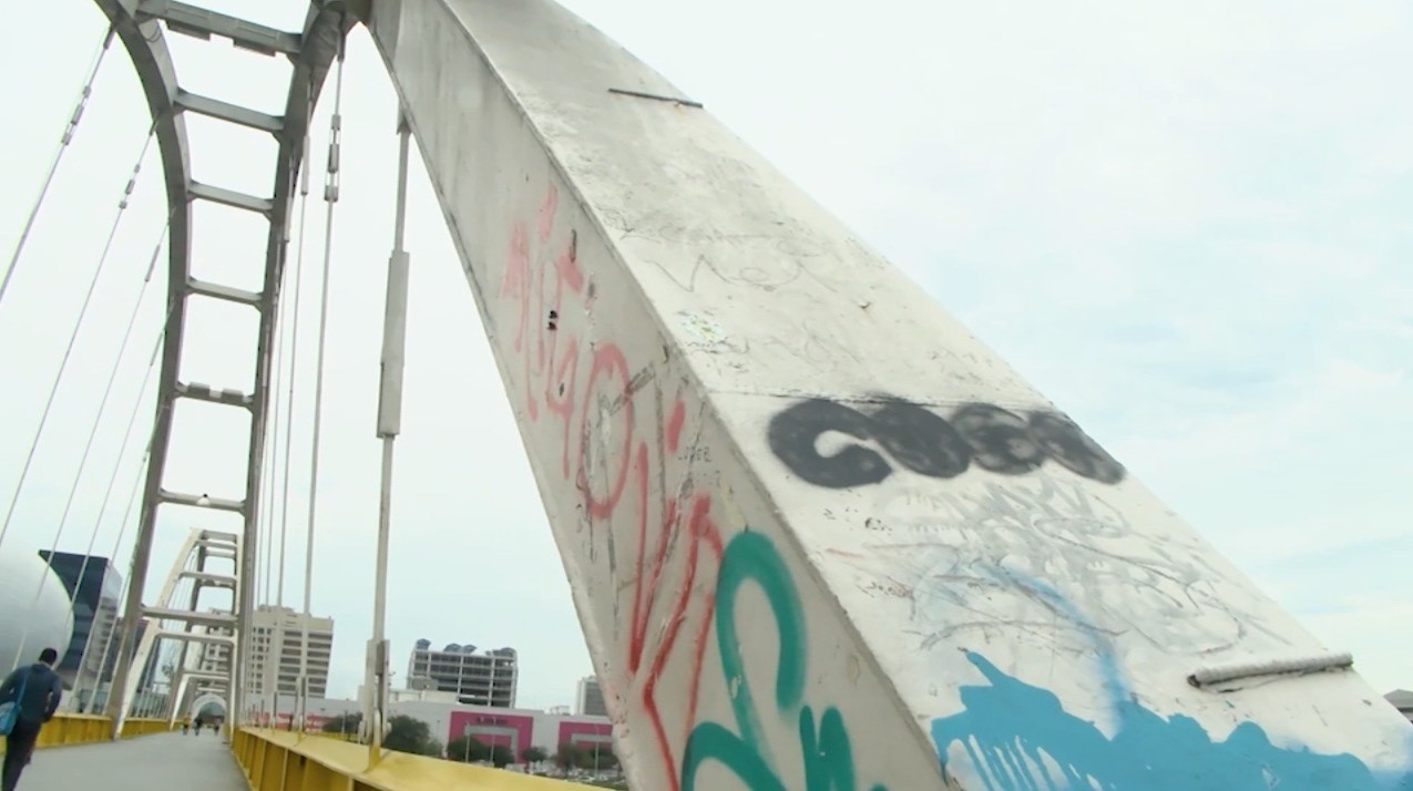 Presenta Puente del Papa imagen de vandalismo e inseguridad