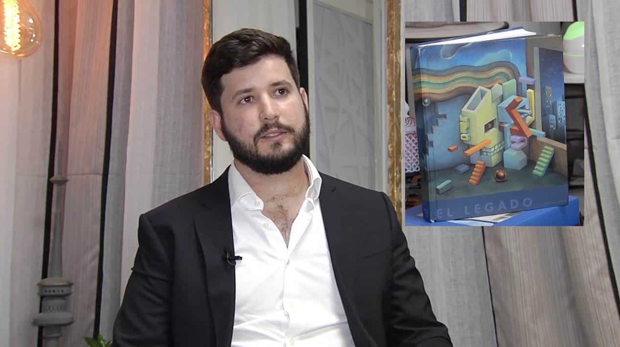 Su amor por la arquitectura impulsa a regio a publicar libro